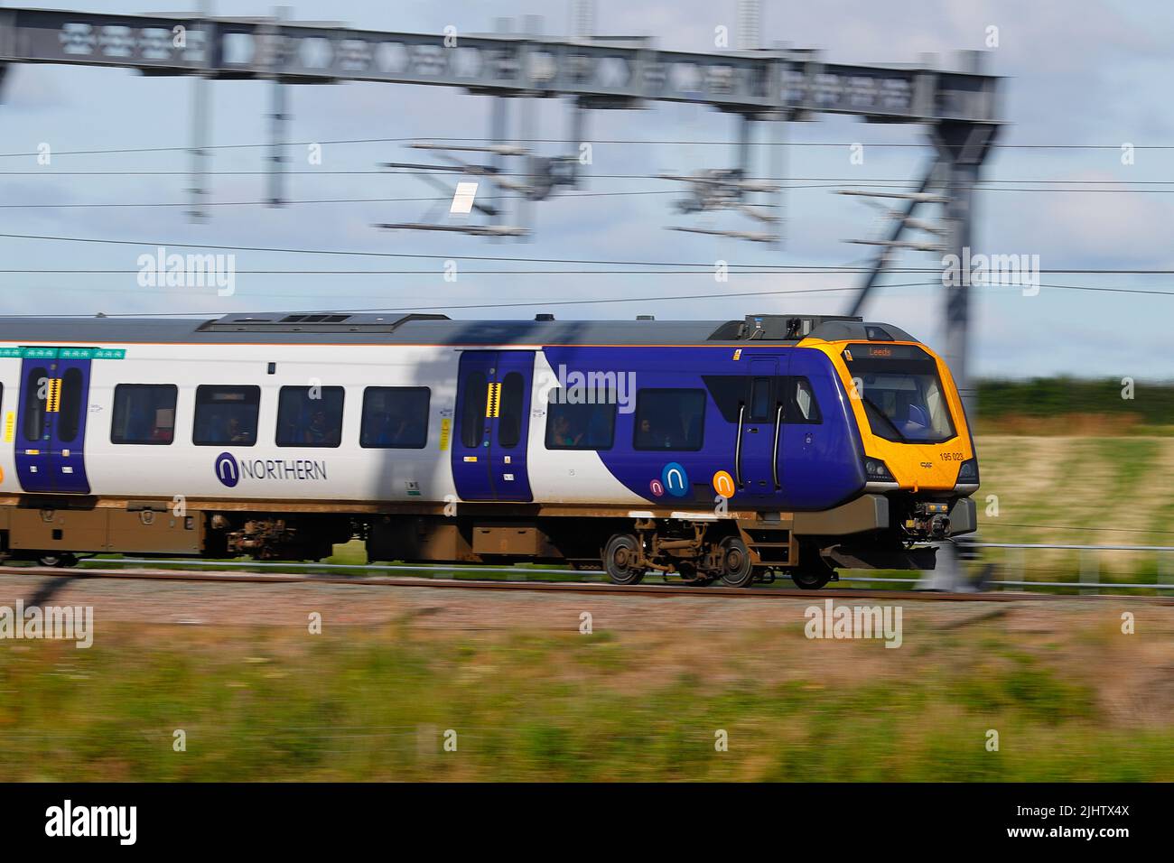 Fast moving british rail class 185 hi-res stock photography and images ...