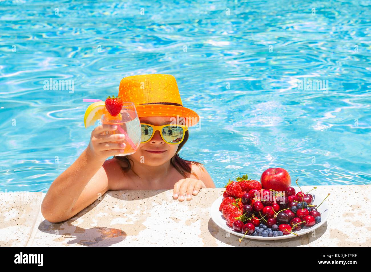Drink for kids hi-res stock photography and images - Alamy