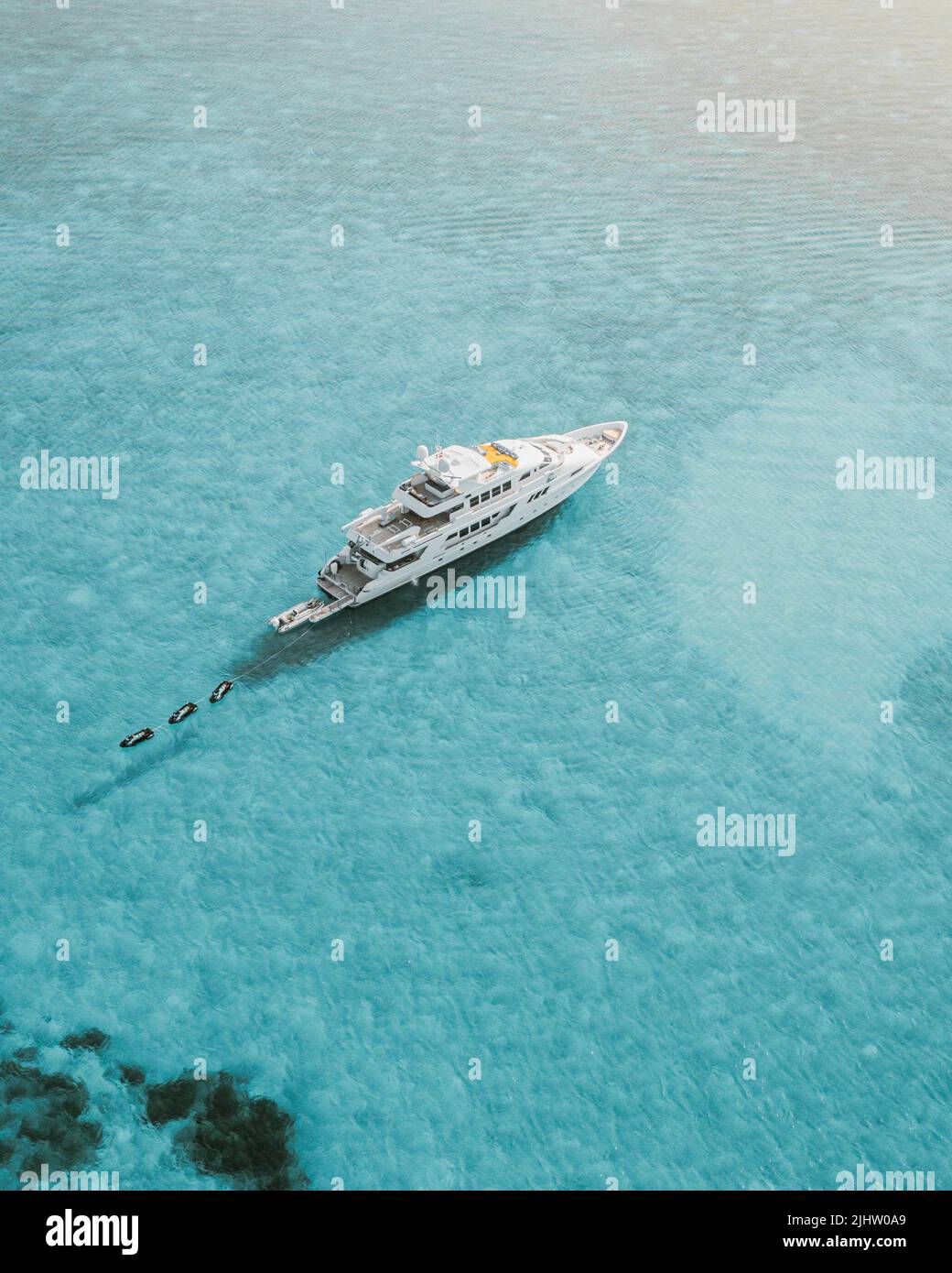 Aerial view of yacht in the Bahamas at anchor Stock Photo - Alamy