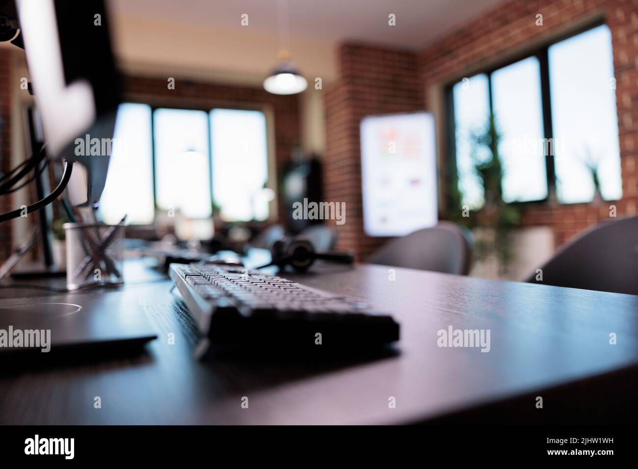 Empty call center hi-res stock photography and images - Alamy
