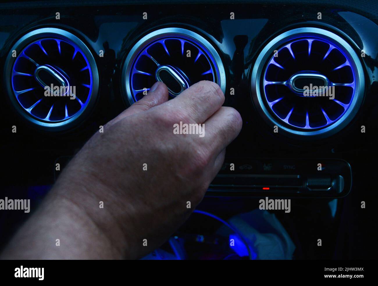 Car air conditioning unit hi-res stock photography and images - Alamy