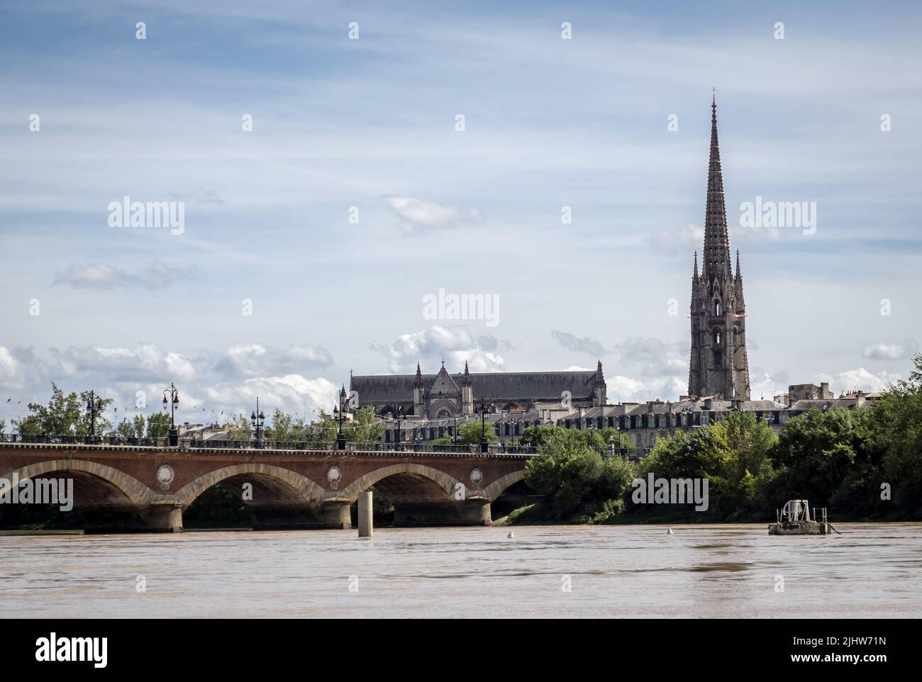 Bordeaux river bridge hi-res stock photography and images - Alamy