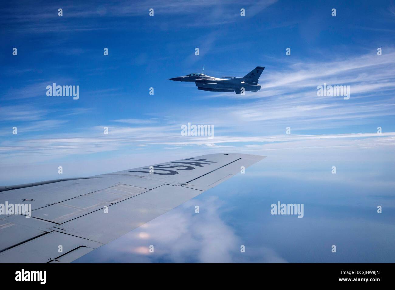 A U.S. Air Force F-16 Fighting Falcon with the 177th Fighter Wing, New ...