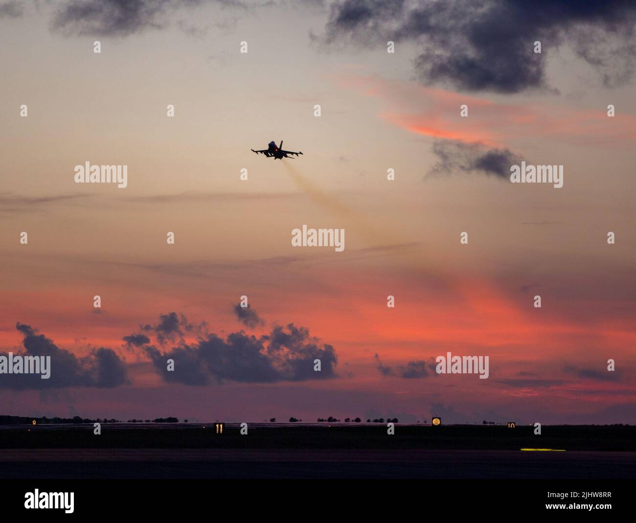 A F-16 Fighting Falcon takes off from Eglin Air Force Base, Florida ...