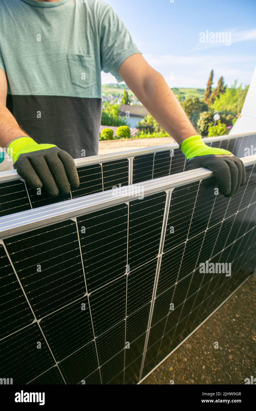 Fitting panels solar hi-res stock photography and images - Alamy
