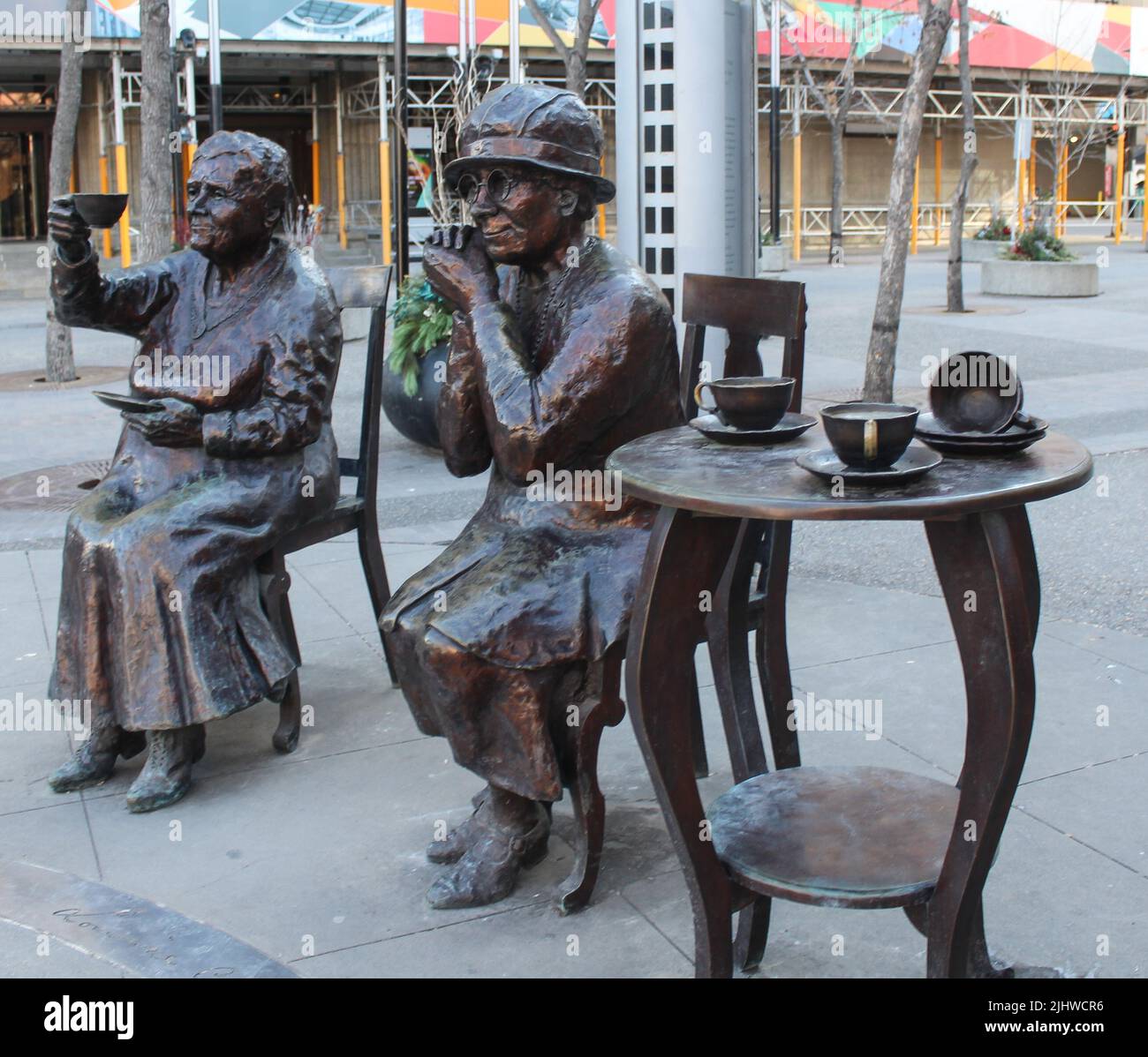 bronze/brass sculpture of ladies Stock Photo - Alamy