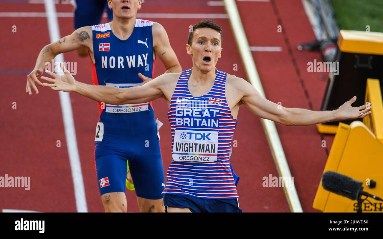 Jake Wightman (GBR) surprises in the men's 1500m to finish first before ...