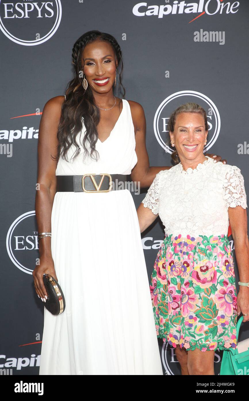 Hollywood, Ca. 20th July, 2022. Lisa Leslie and Shelley Zalis at the ...
