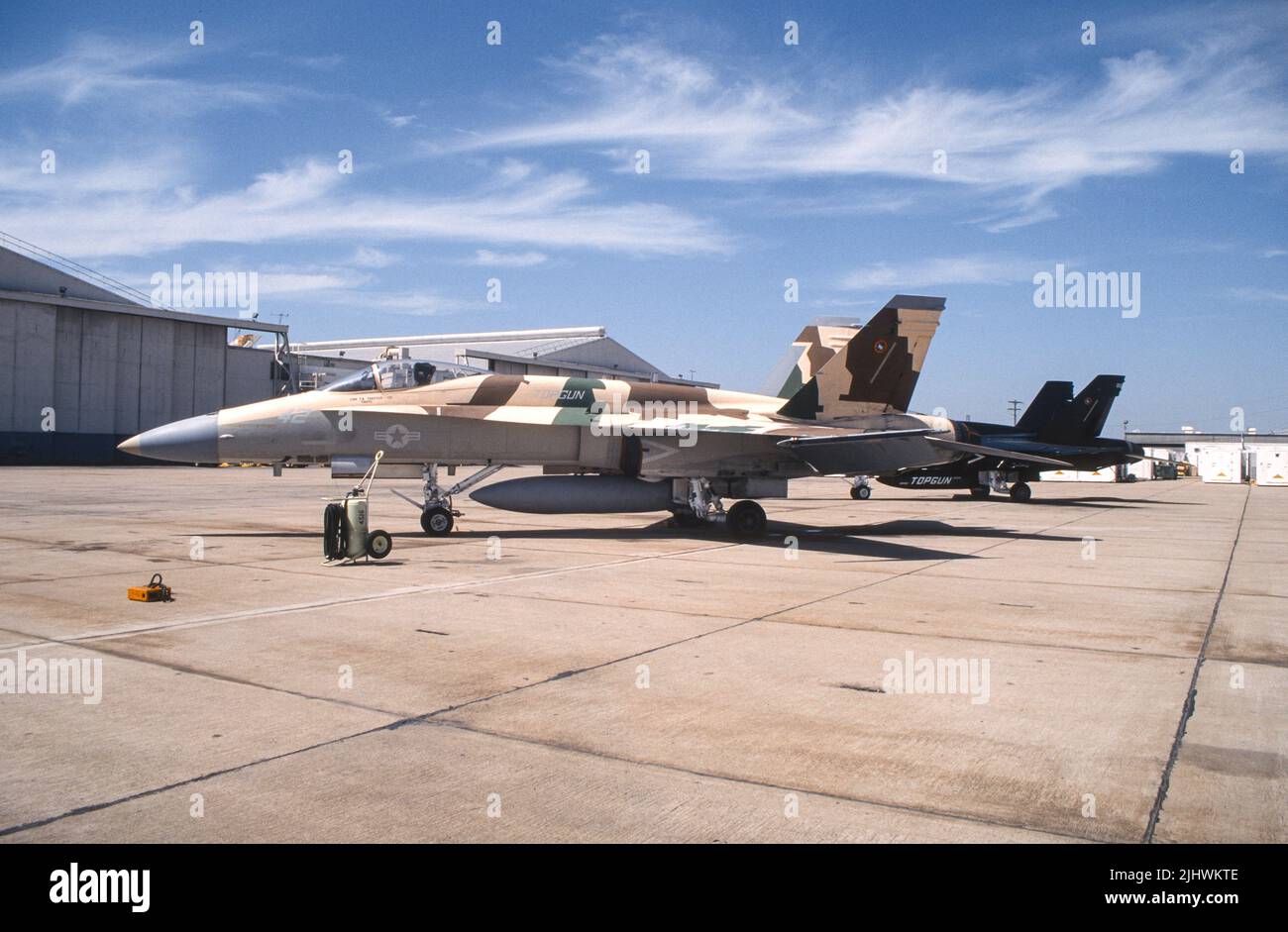 Top gun ramp hi-res stock photography and images - Alamy