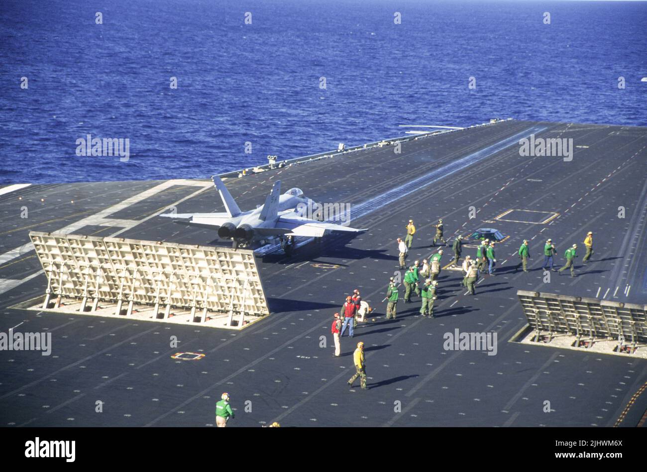 Catapult takeoff jet hi-res stock photography and images - Alamy