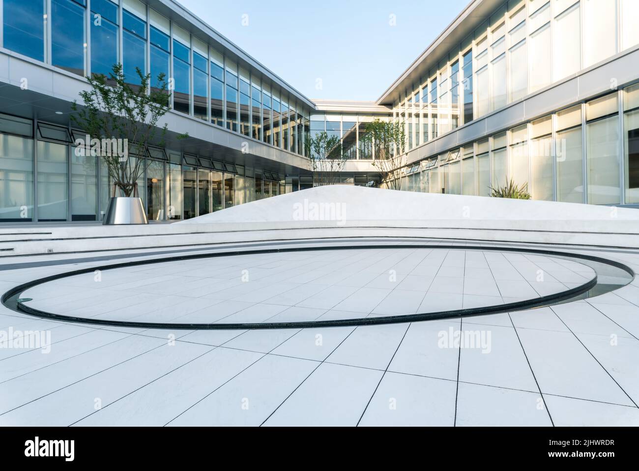 An empty ground floor in front of modern office building exterior Stock ...