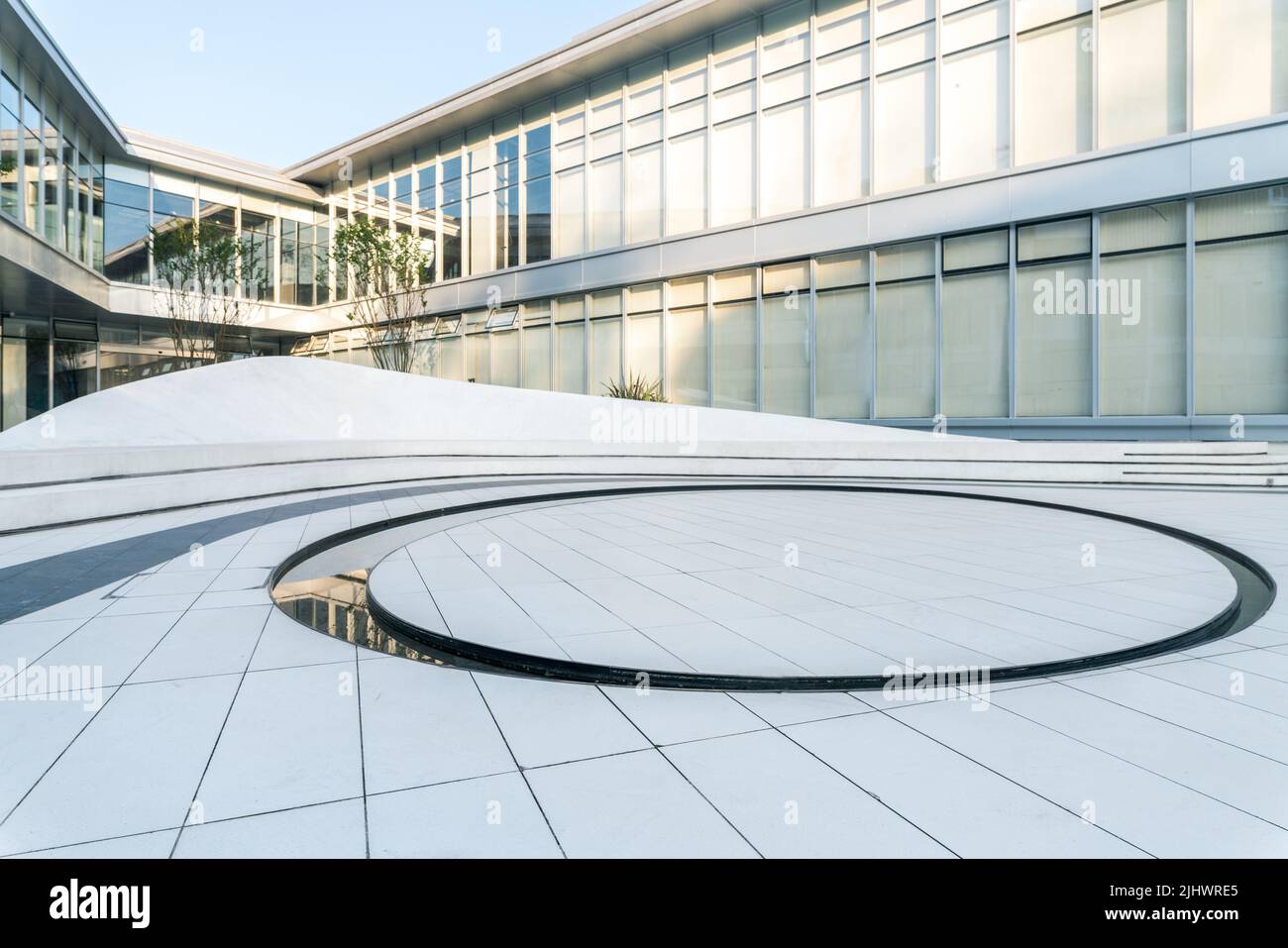 An empty ground floor in front of modern office building exterior Stock ...