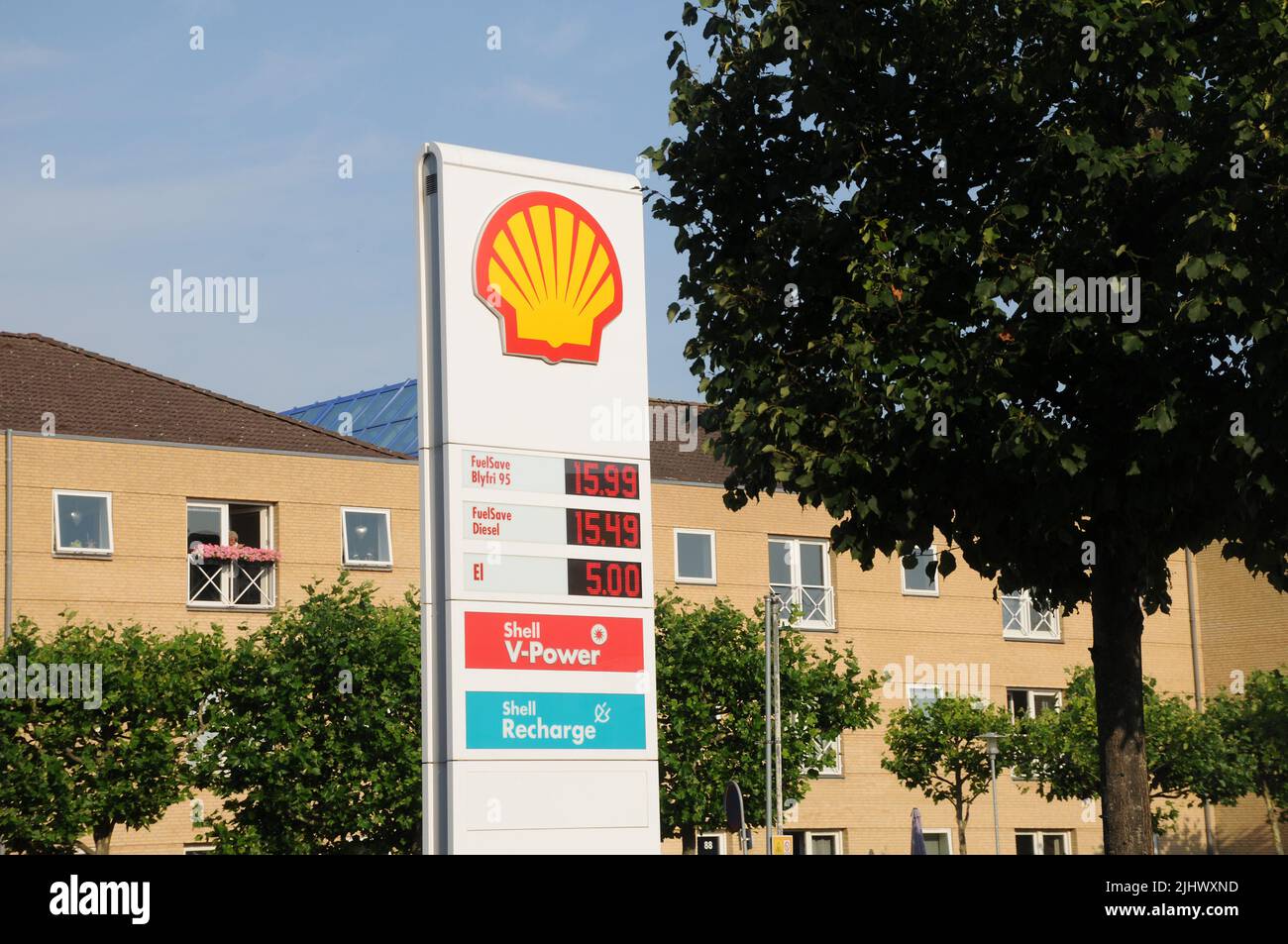 Petrol v electric hi-res stock photography and images - Alamy