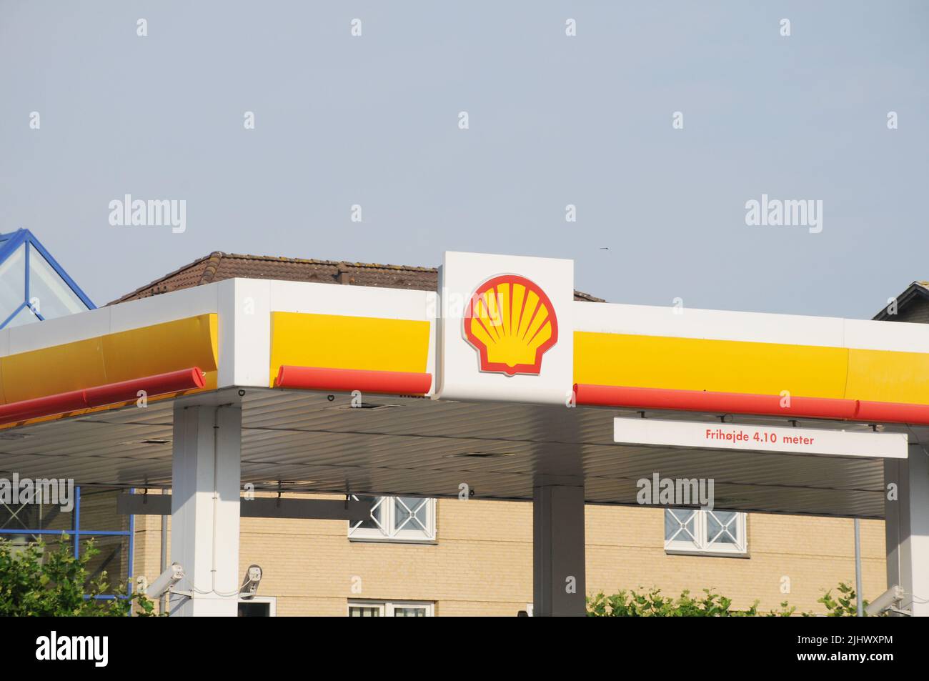 Petrol v electric hi-res stock photography and images - Alamy