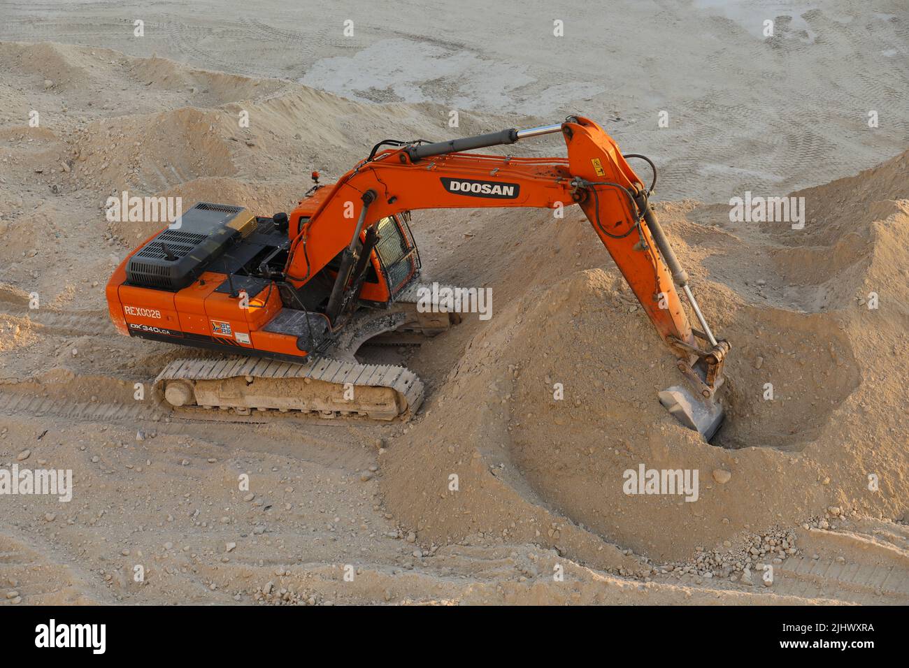Doosan crawler excavator hi-res stock photography and images - Alamy