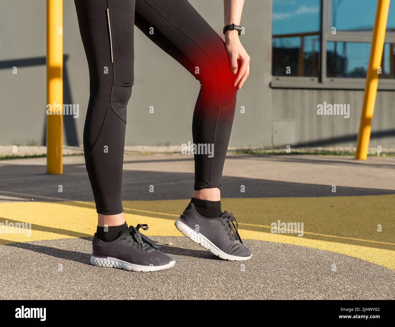 Athlete knee pain. Sports trauma caused by patellar fracture ...