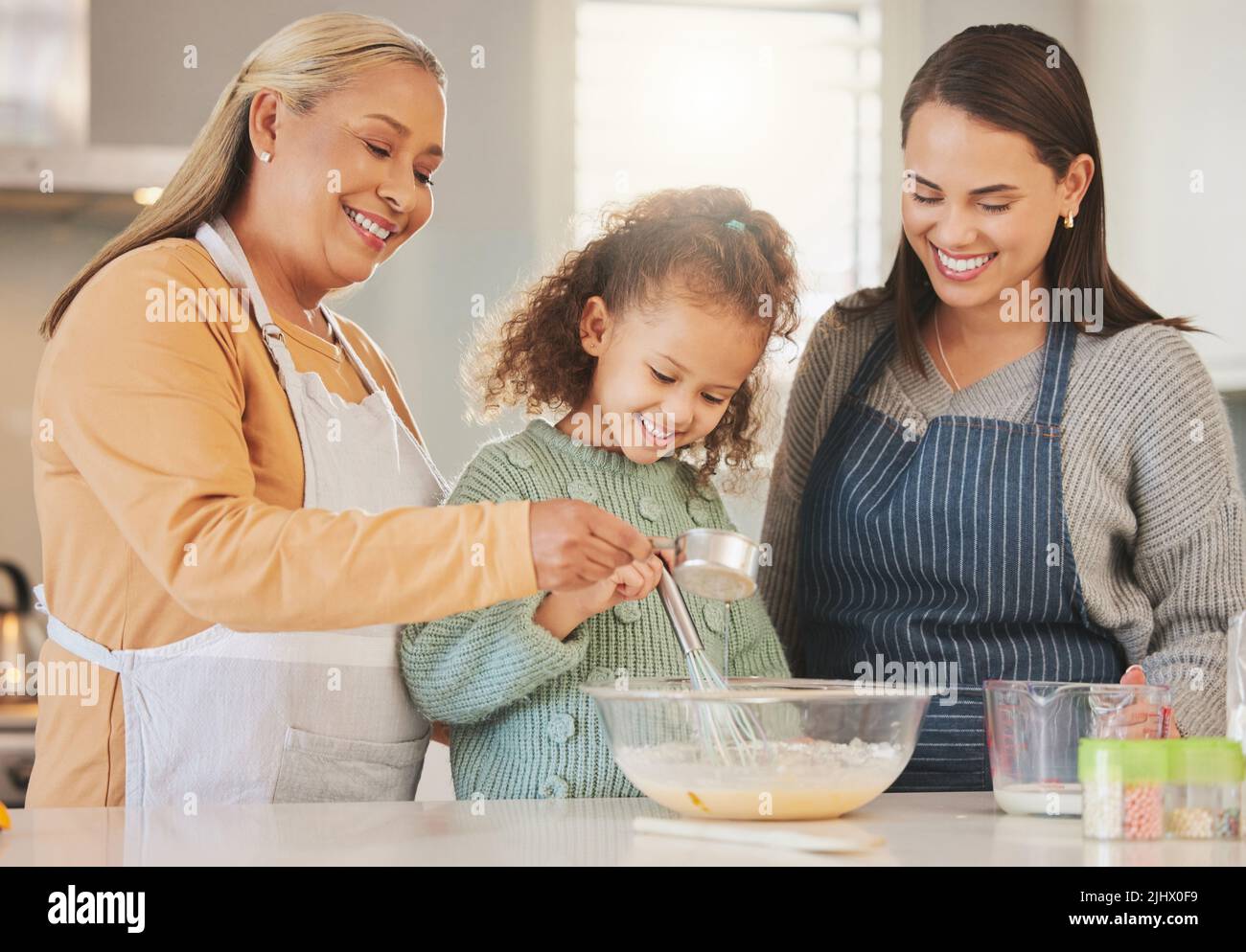 Young woman cooking home secret hi-res stock photography and images - Alamy