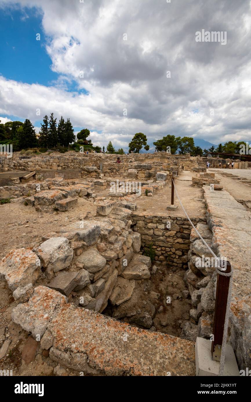 archaeological remains and buildings of the minoan temple and palace at ...