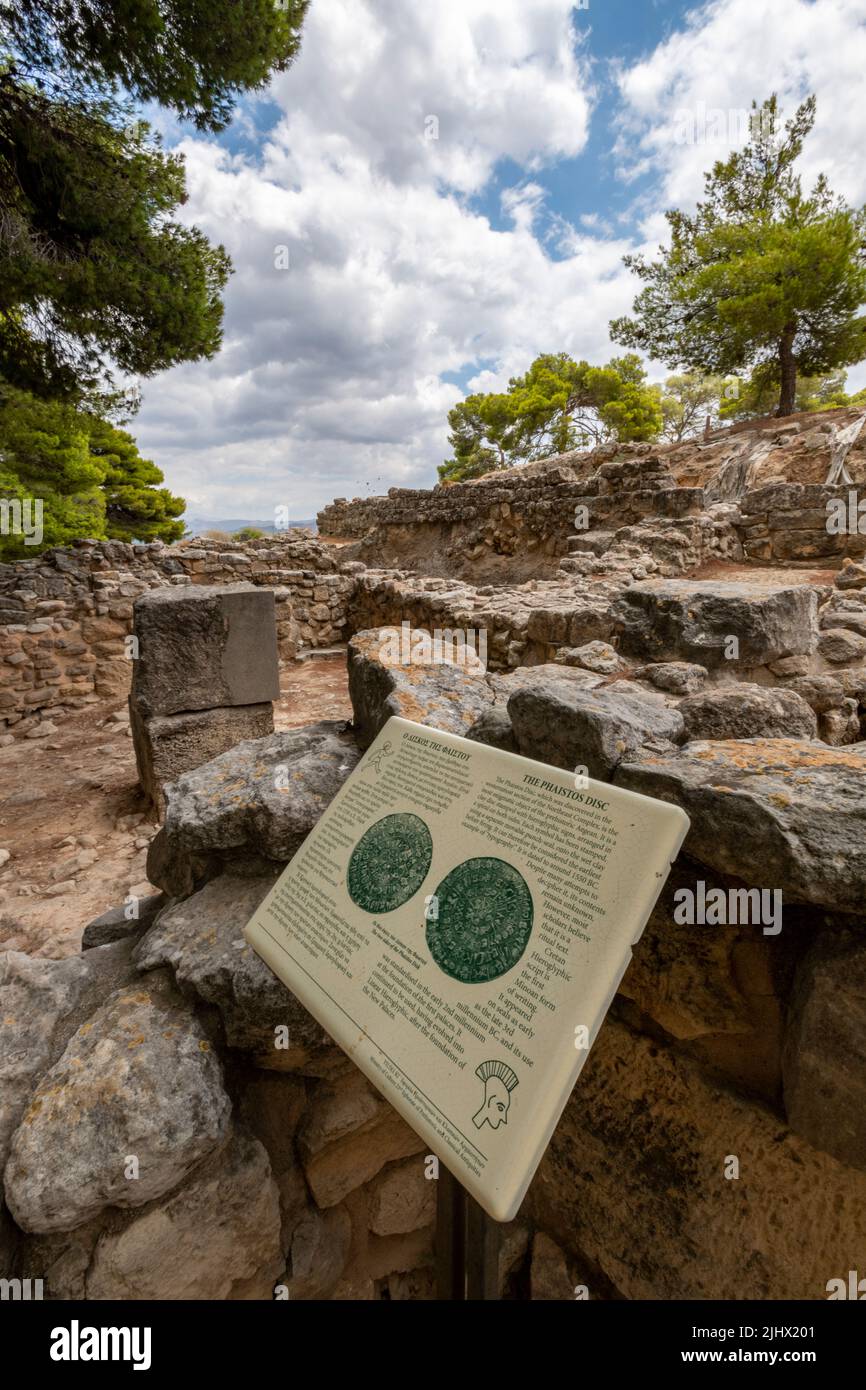 archaeological remains and buildings of the minoan temple and palace at ...