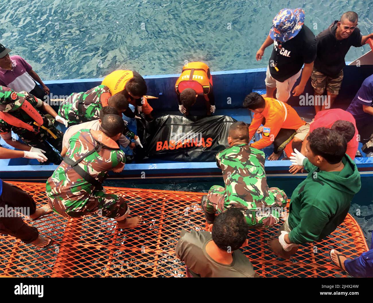 (220721) -- HALMAHERA, July 21, 2022 (Xinhua) -- Search and Rescue (SAR ...