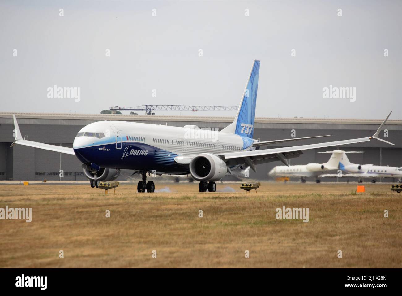 777x take off hi-res stock photography and images - Alamy