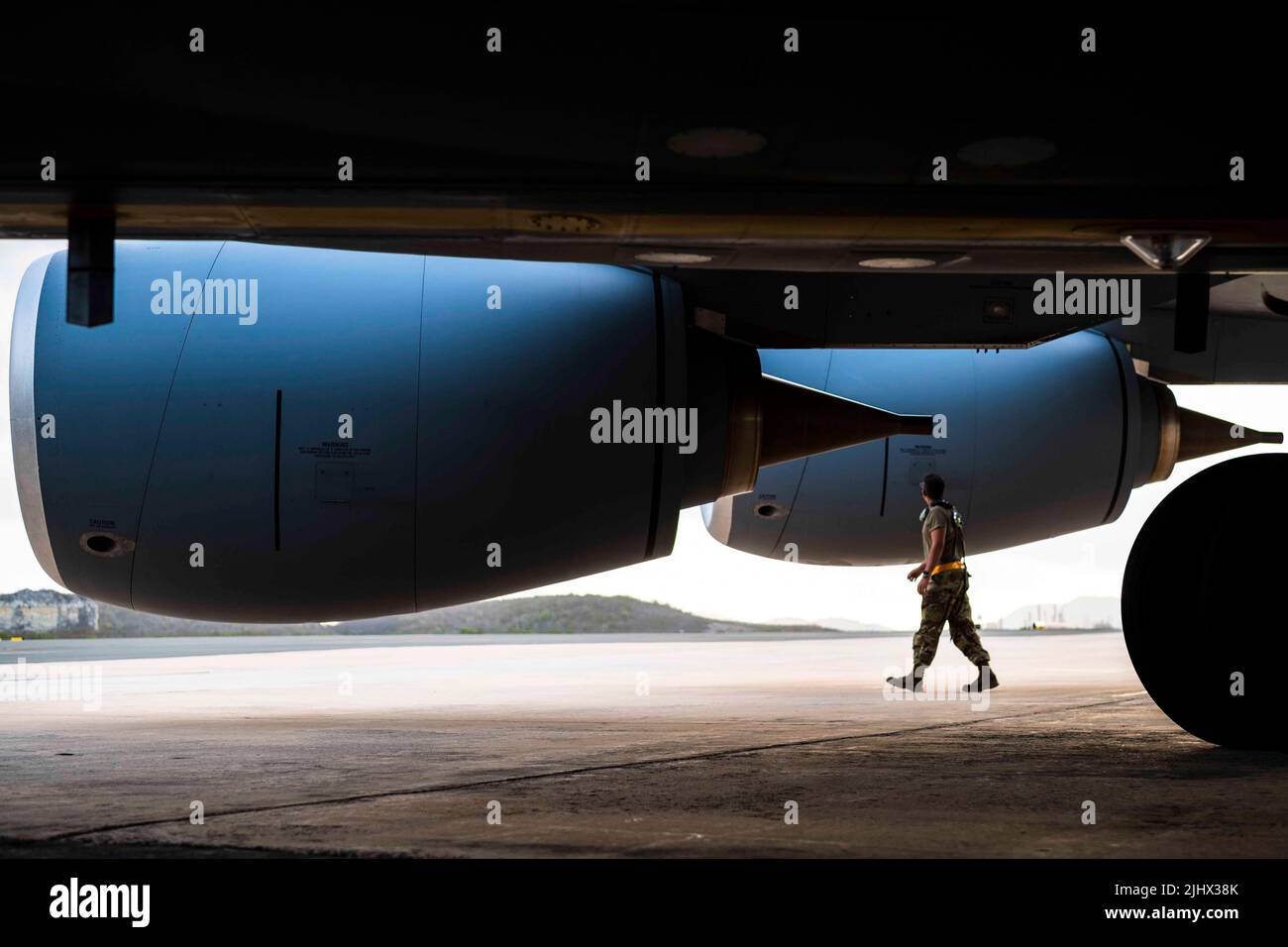 6th aircraft maintenance squadron hi-res stock photography and images ...
