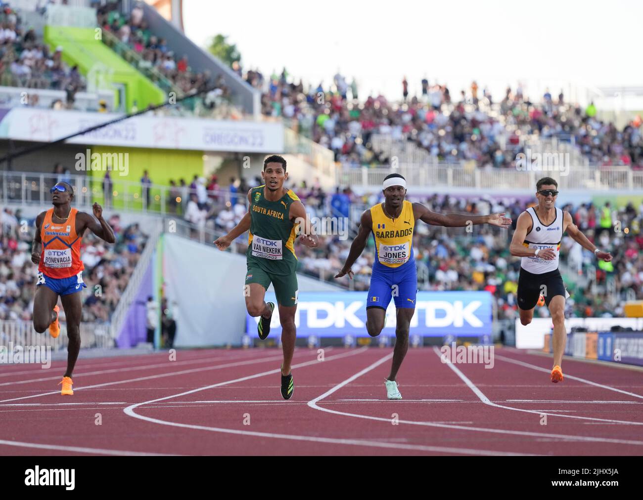 Eugene, USA. 20th July, 2022. Jonathan Jones (2nd R) of Barbados and ...