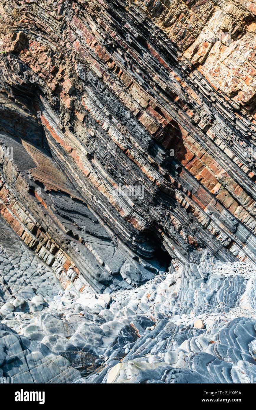 Cliff rock layers hi-res stock photography and images - Alamy