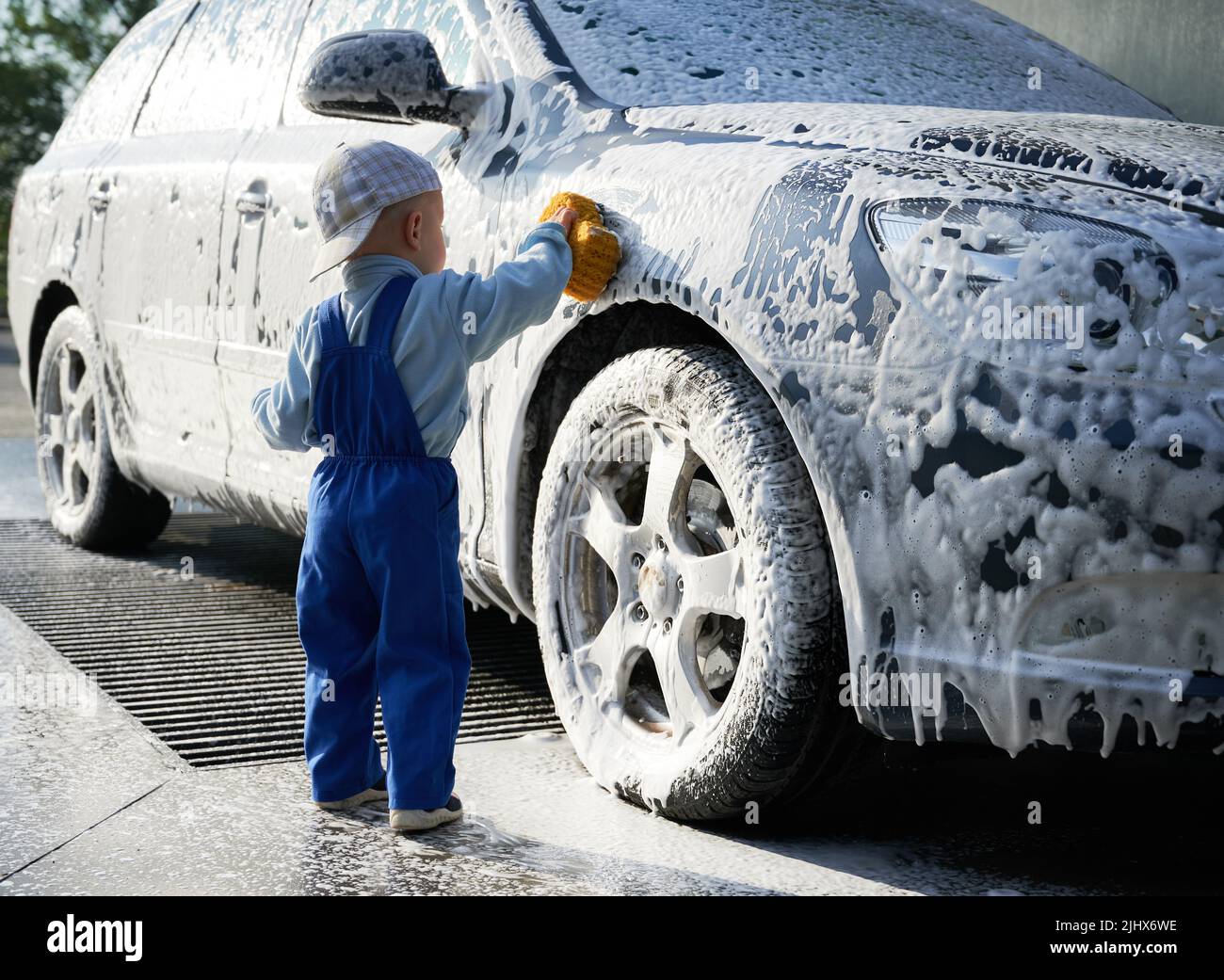 Wash body side hi-res stock photography and images - Alamy