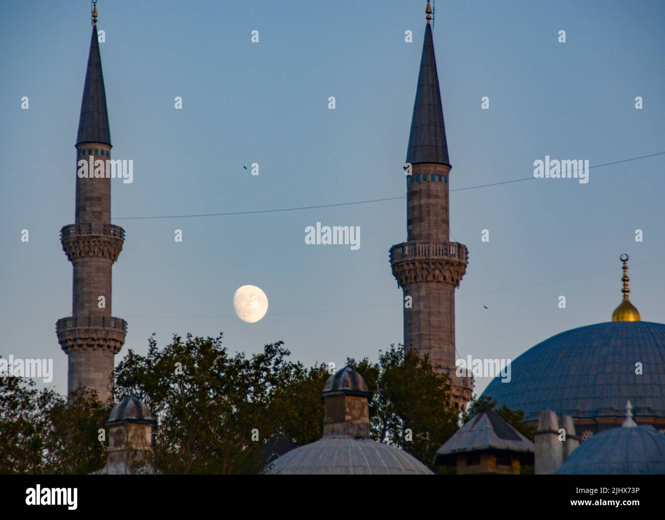 The Sultan-Ahmed-Moschee and the moon in Turkey Stock Photo - Alamy