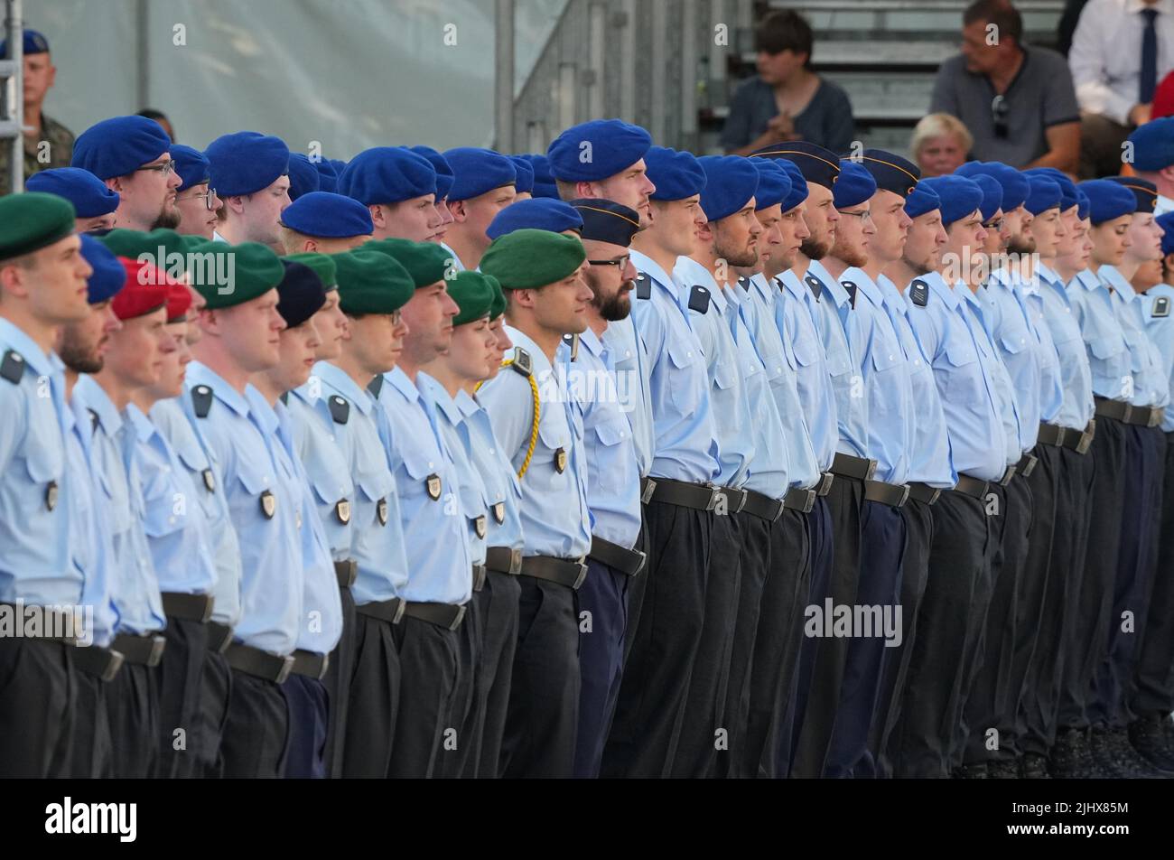 Berlin, Germany. 20th July, 2022. Recruits of the German Armed Forces ...