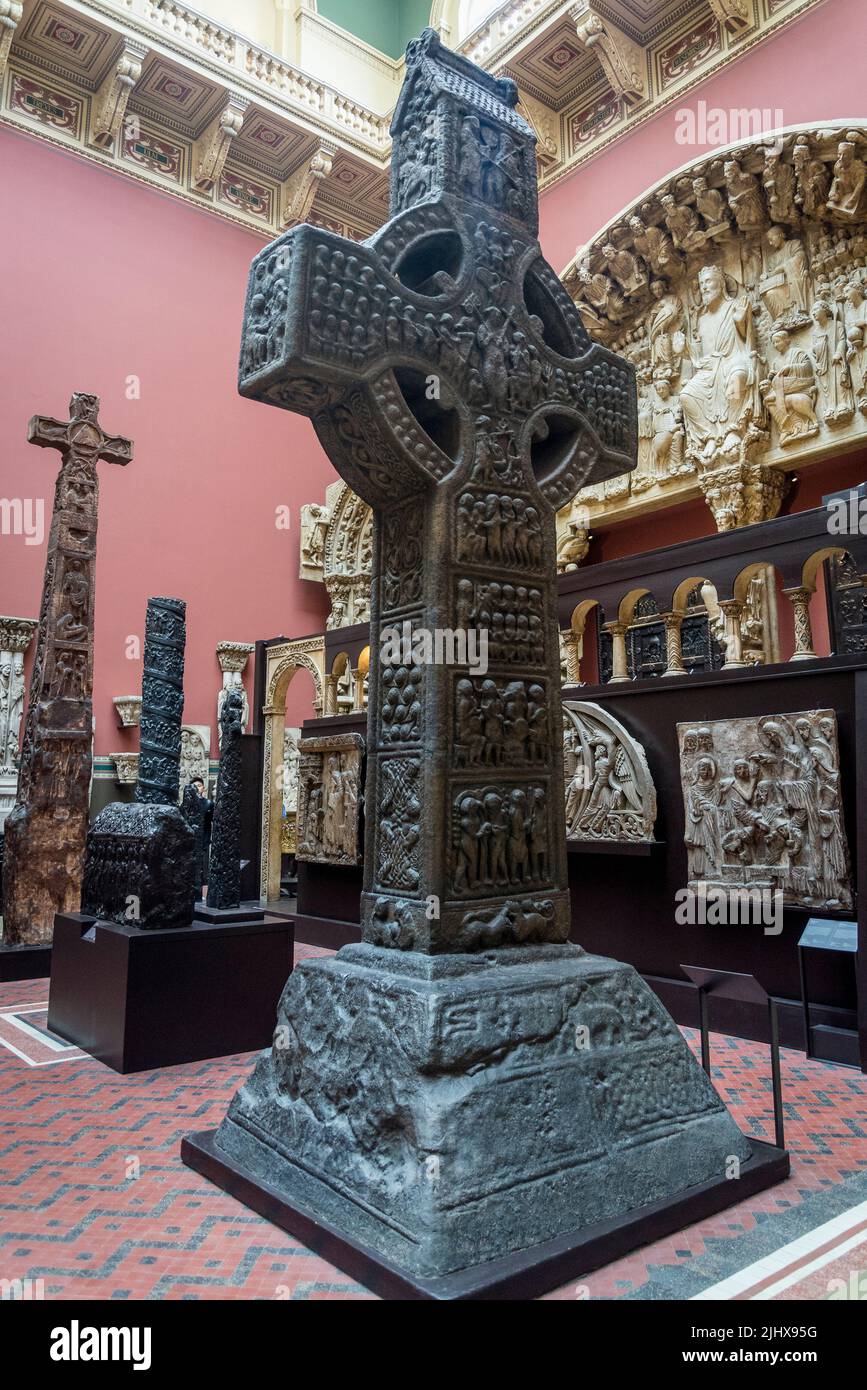 Huge Celtic Cross in the Cast Collection, opened in 1873, the Cast ...