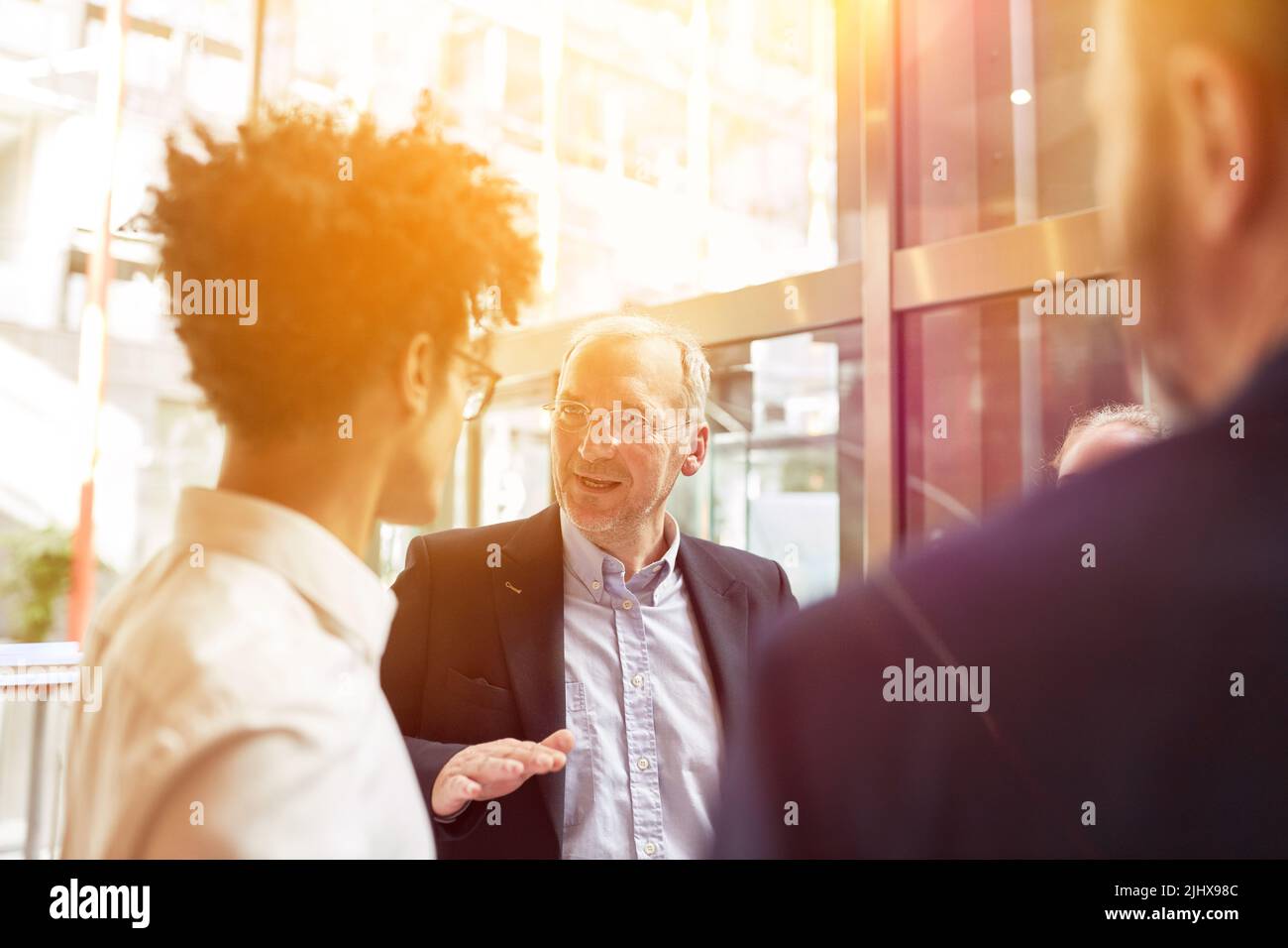Team building afro hi-res stock photography and images - Alamy