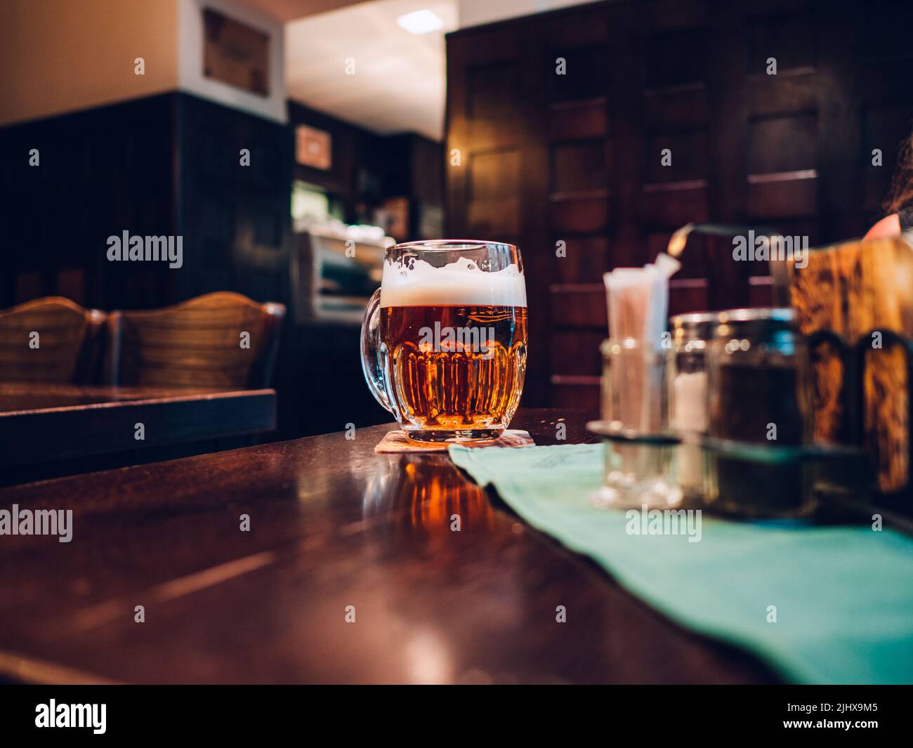 Beer in restaurant hi-res stock photography and images - Alamy