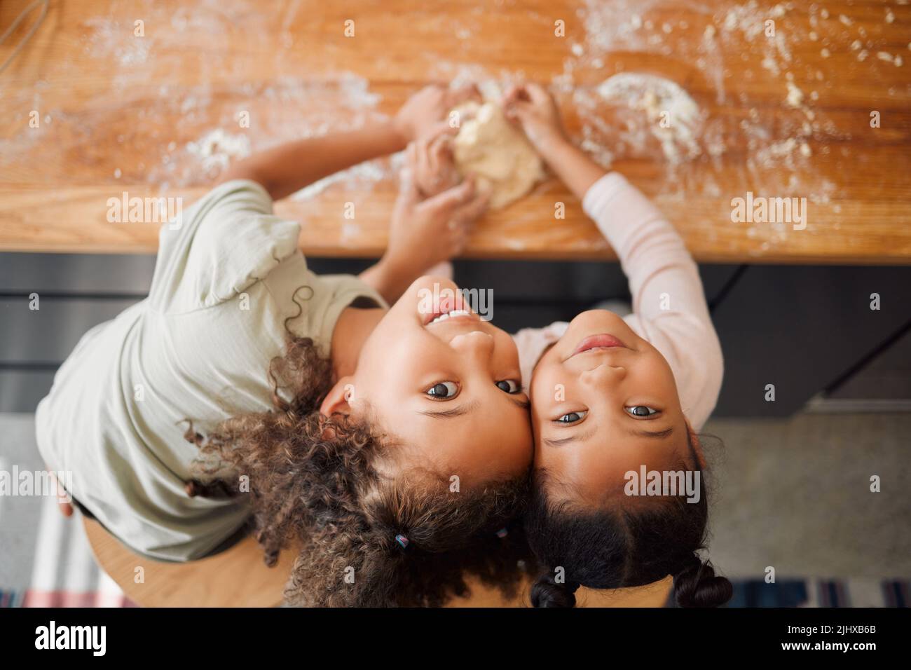 Black girls baking hi-res stock photography and images - Alamy
