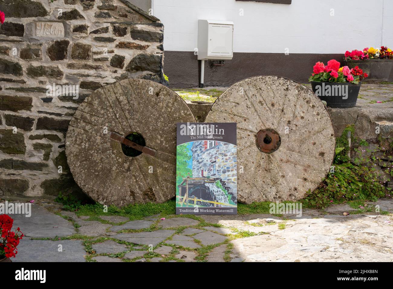 Water wheel grind grinding hi-res stock photography and images - Alamy