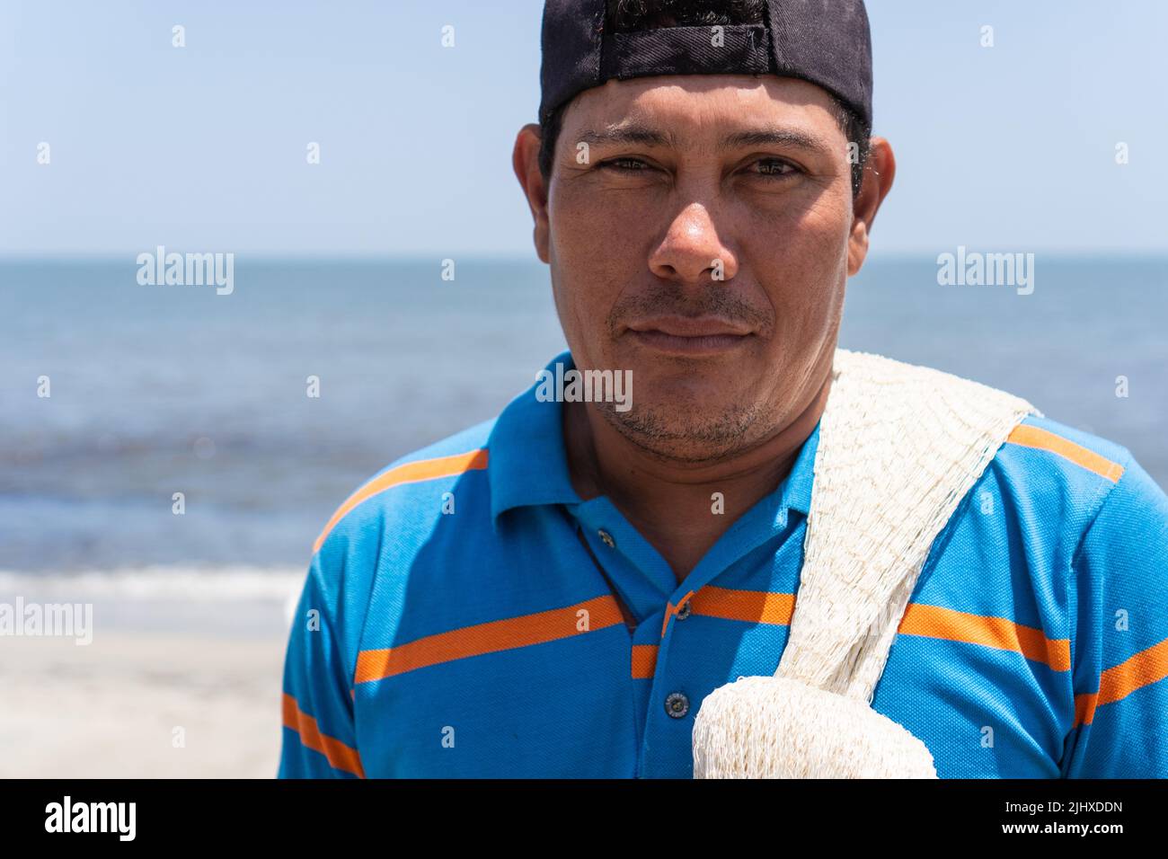 Working in the elements hi-res stock photography and images - Alamy