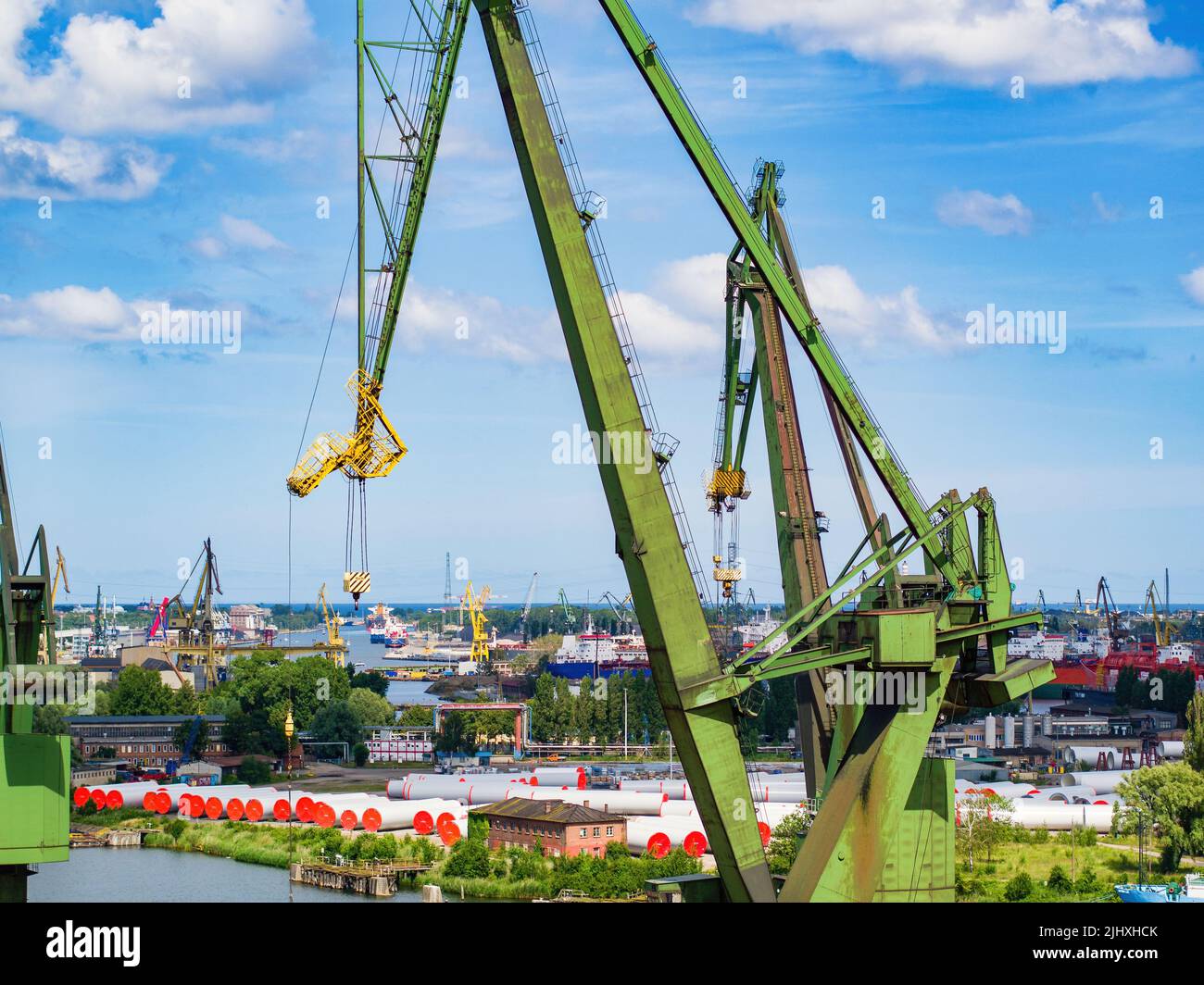 Industrial shipyard cranes hi-res stock photography and images - Alamy