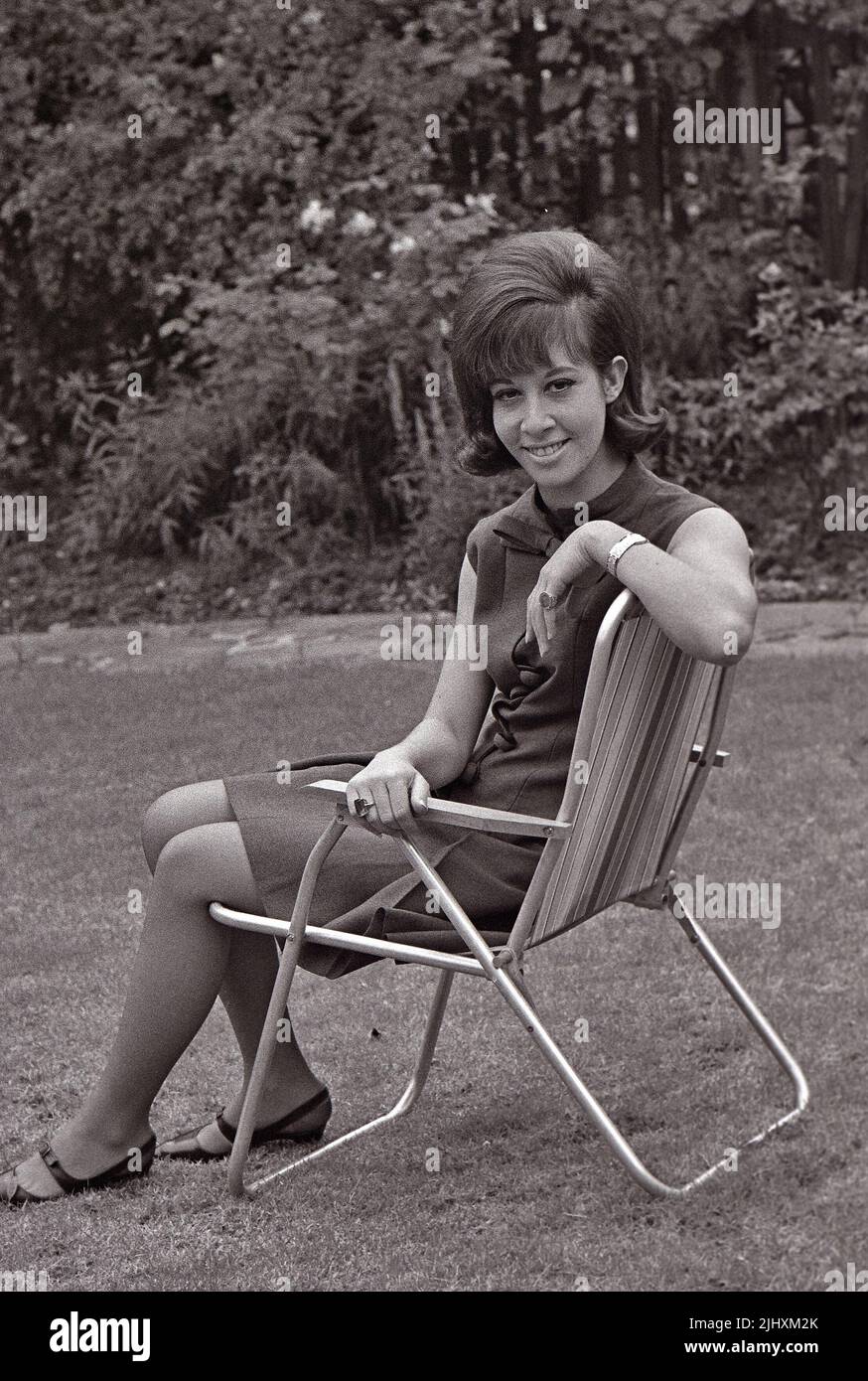 HELEN SHAPIRO UK pop singer at her home at 50 Neeld Crescent, Hendon ...
