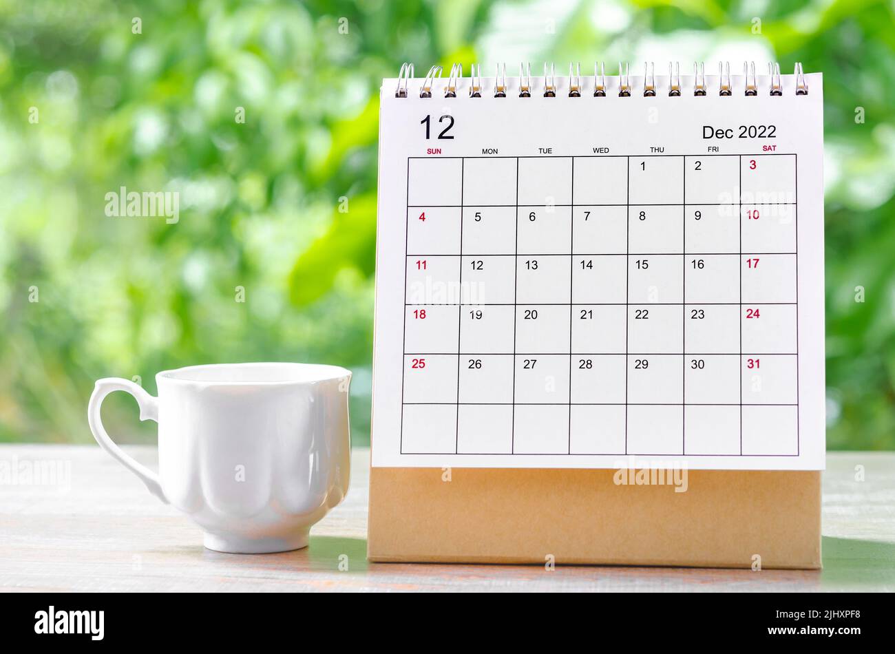 December 2022 Calendar desk for organizer to plan and reminder on ...