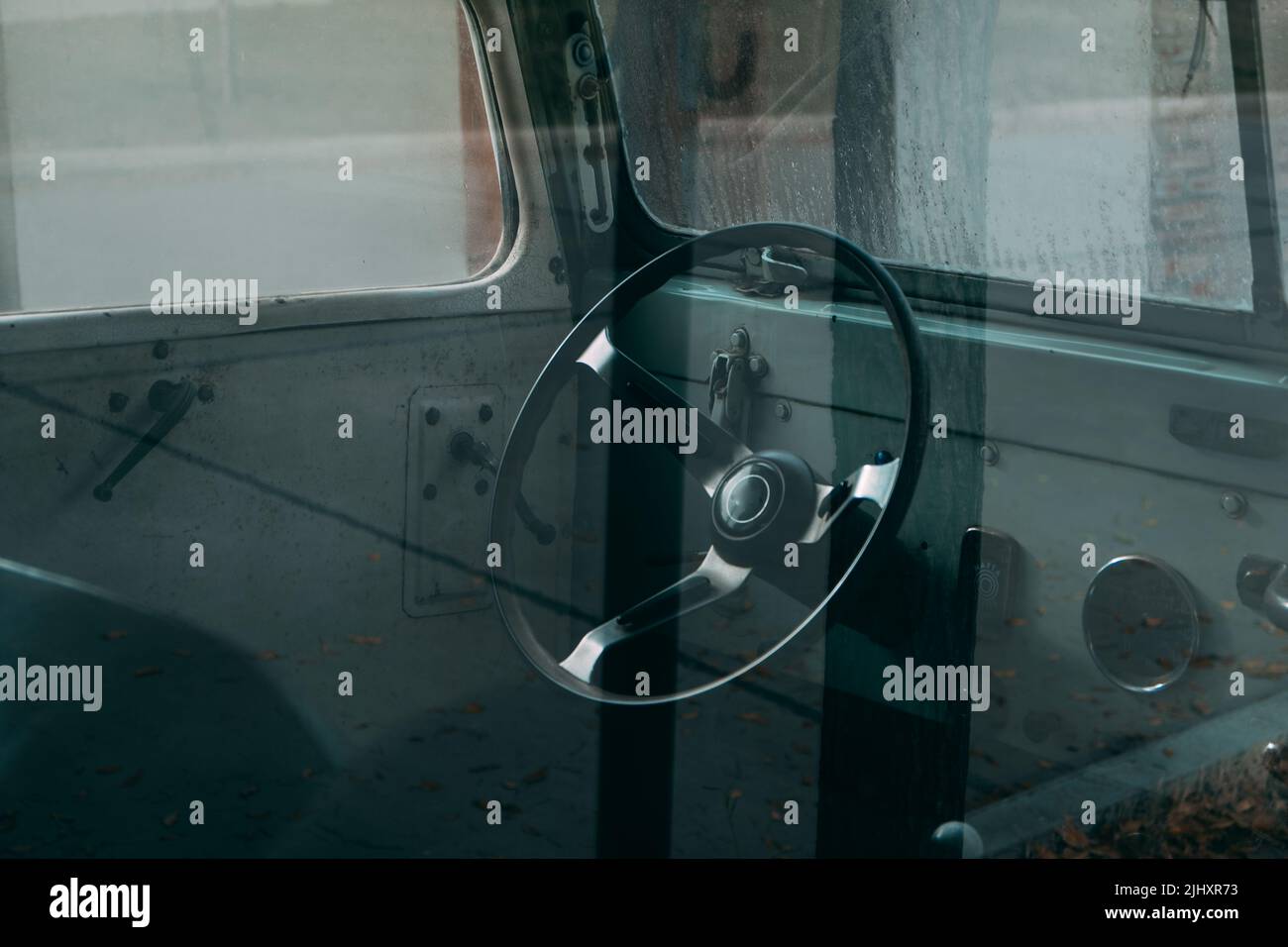 Shoot through a window hi-res stock photography and images - Alamy