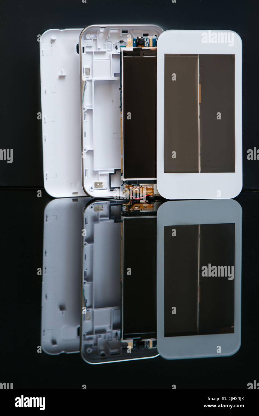 Technology assembling hi-res stock photography and images - Alamy