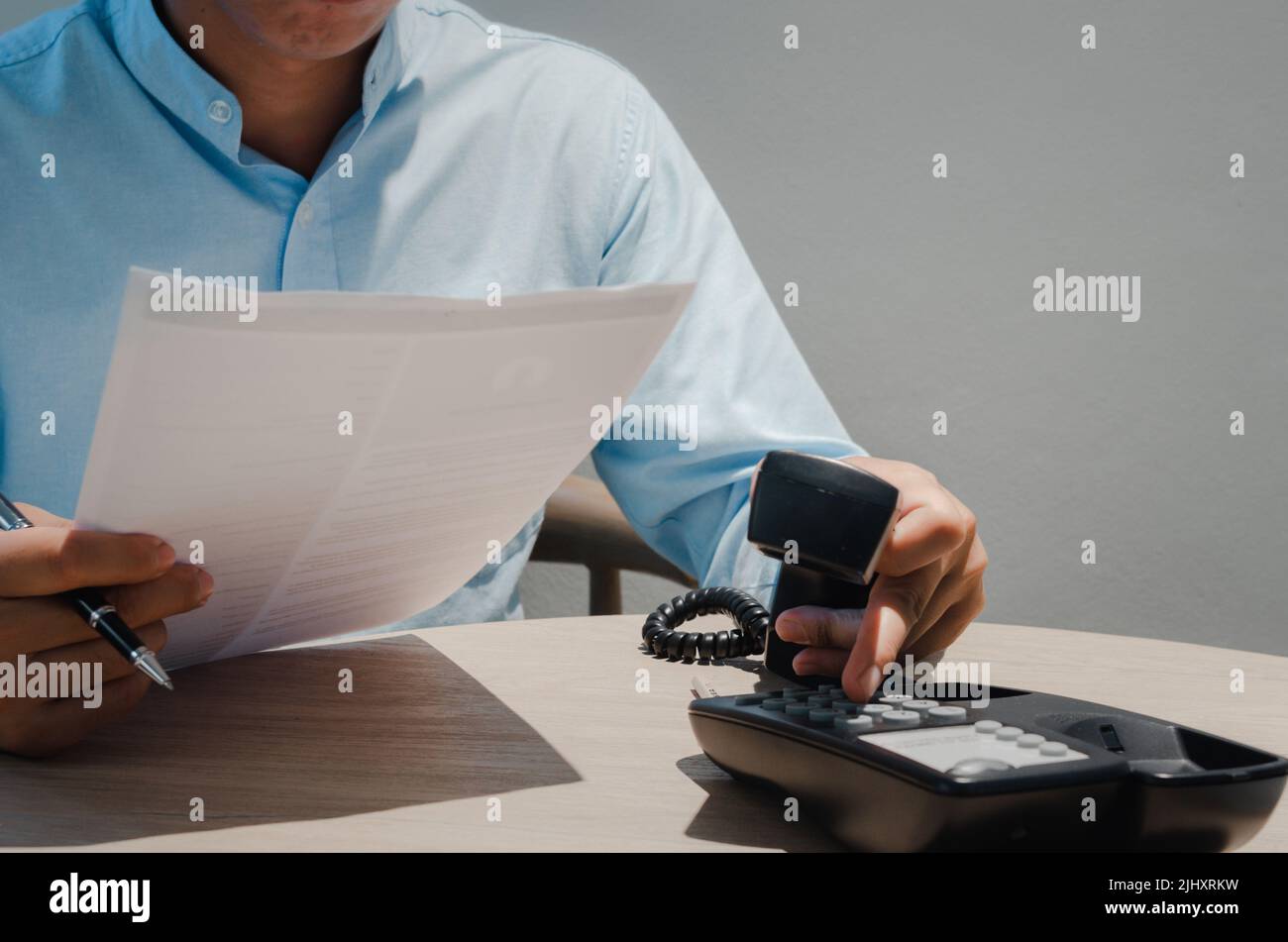 People working big data hi-res stock photography and images - Alamy