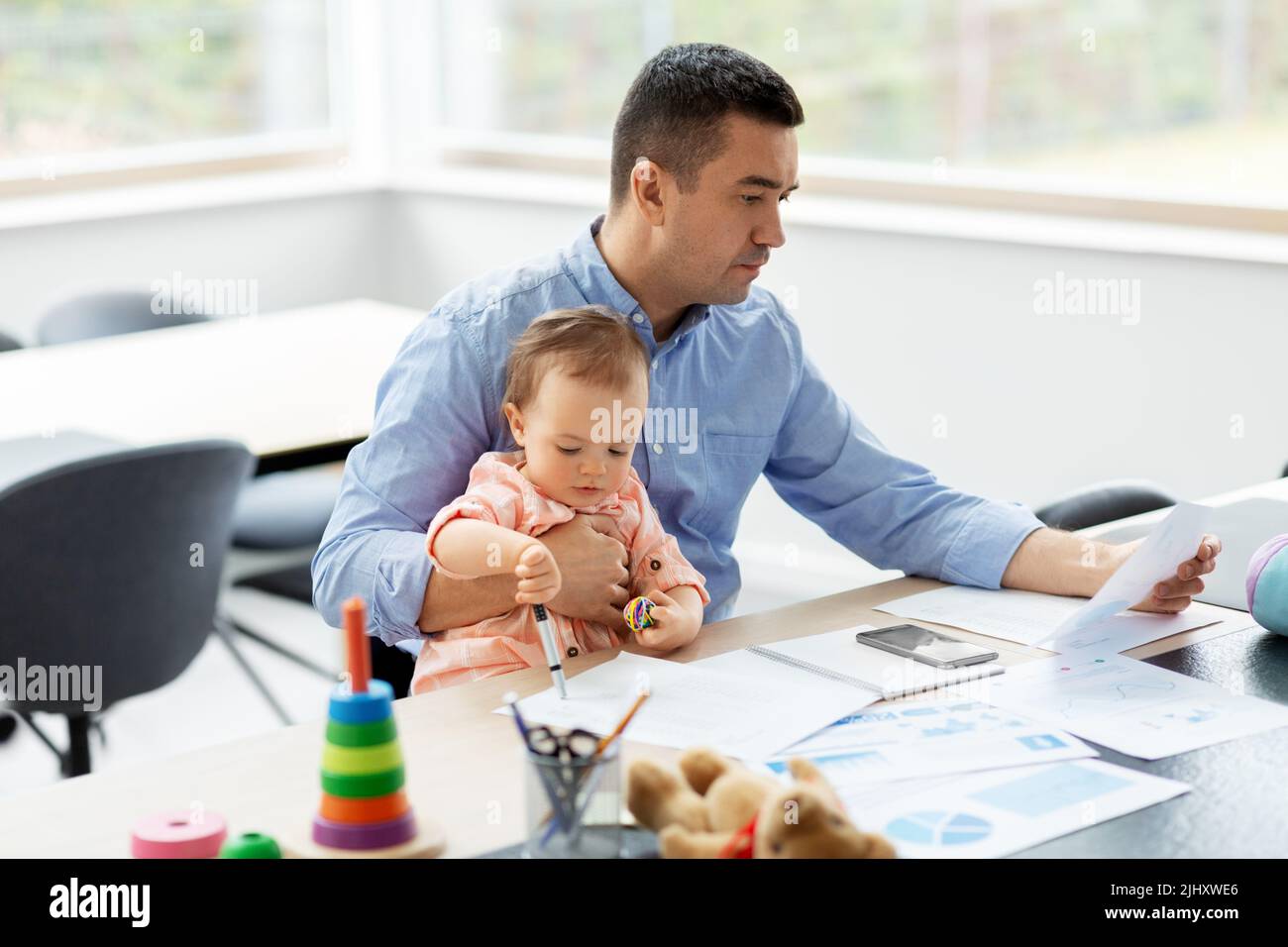 Father child work office hi-res stock photography and images - Alamy