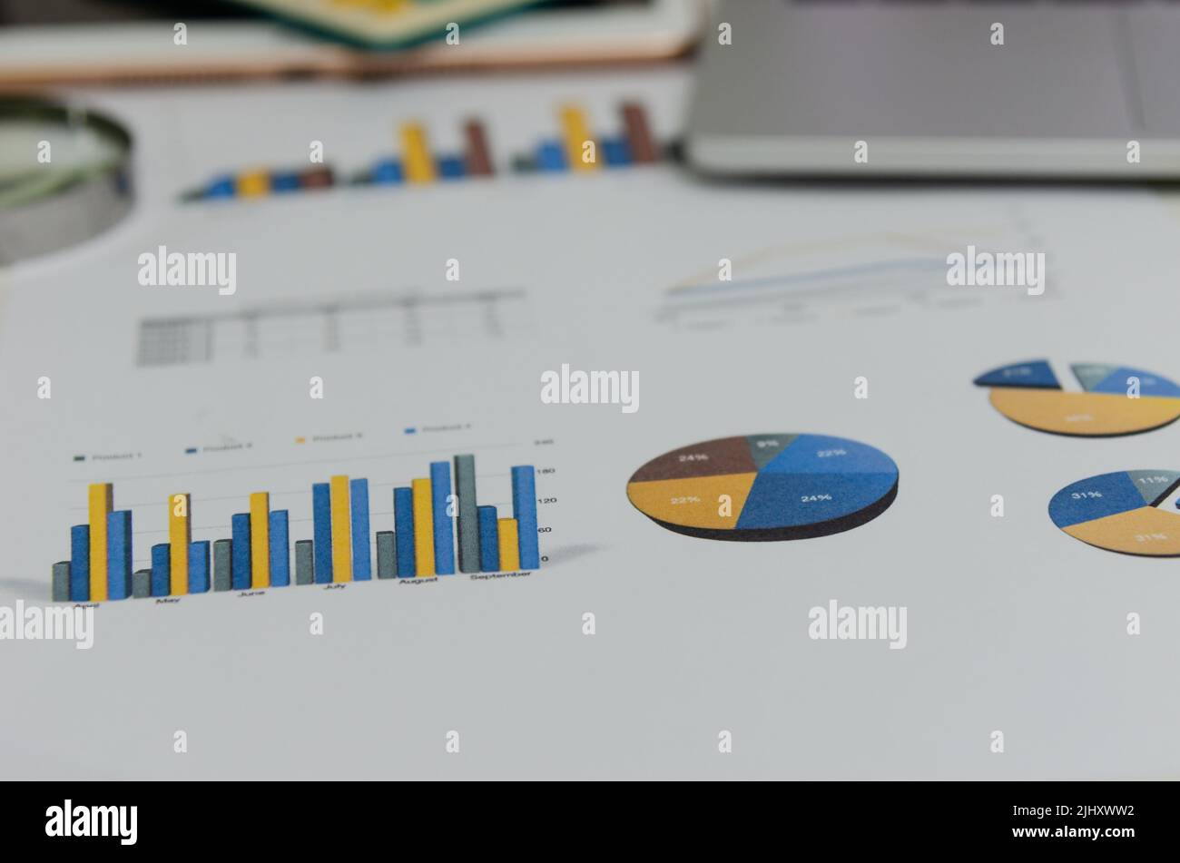 Document chart hi-res stock photography and images - Alamy