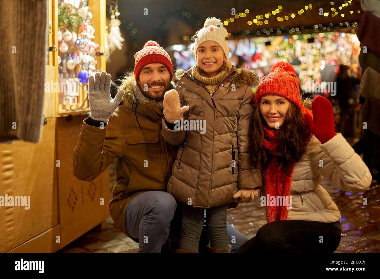 Family market hi hi-res stock photography and images - Alamy