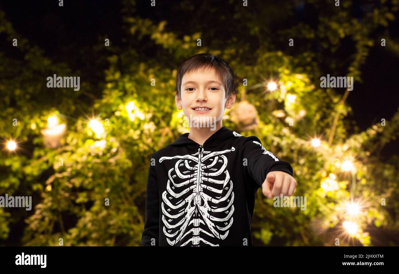 Boy skeleton costume hi-res stock photography and images - Alamy