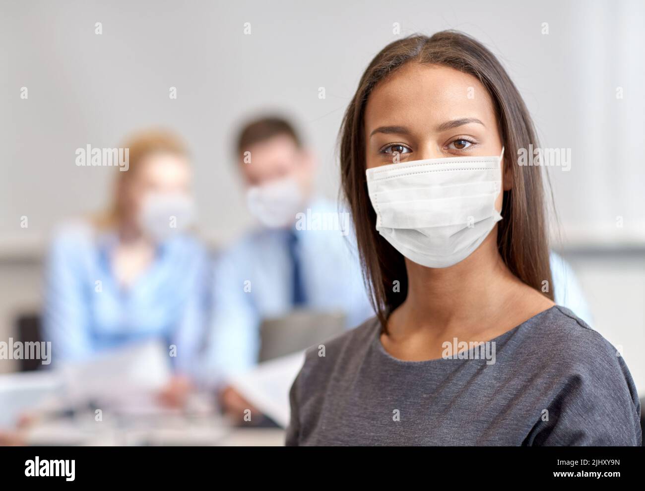 Black office worker mask hi-res stock photography and images - Alamy