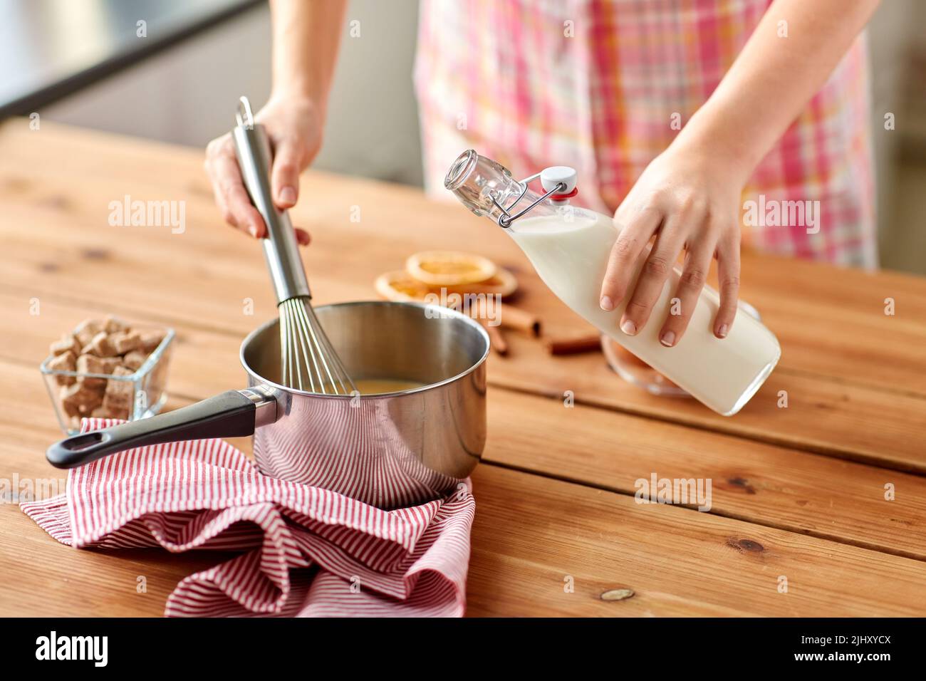 Milk cooking hi-res stock photography and images - Alamy