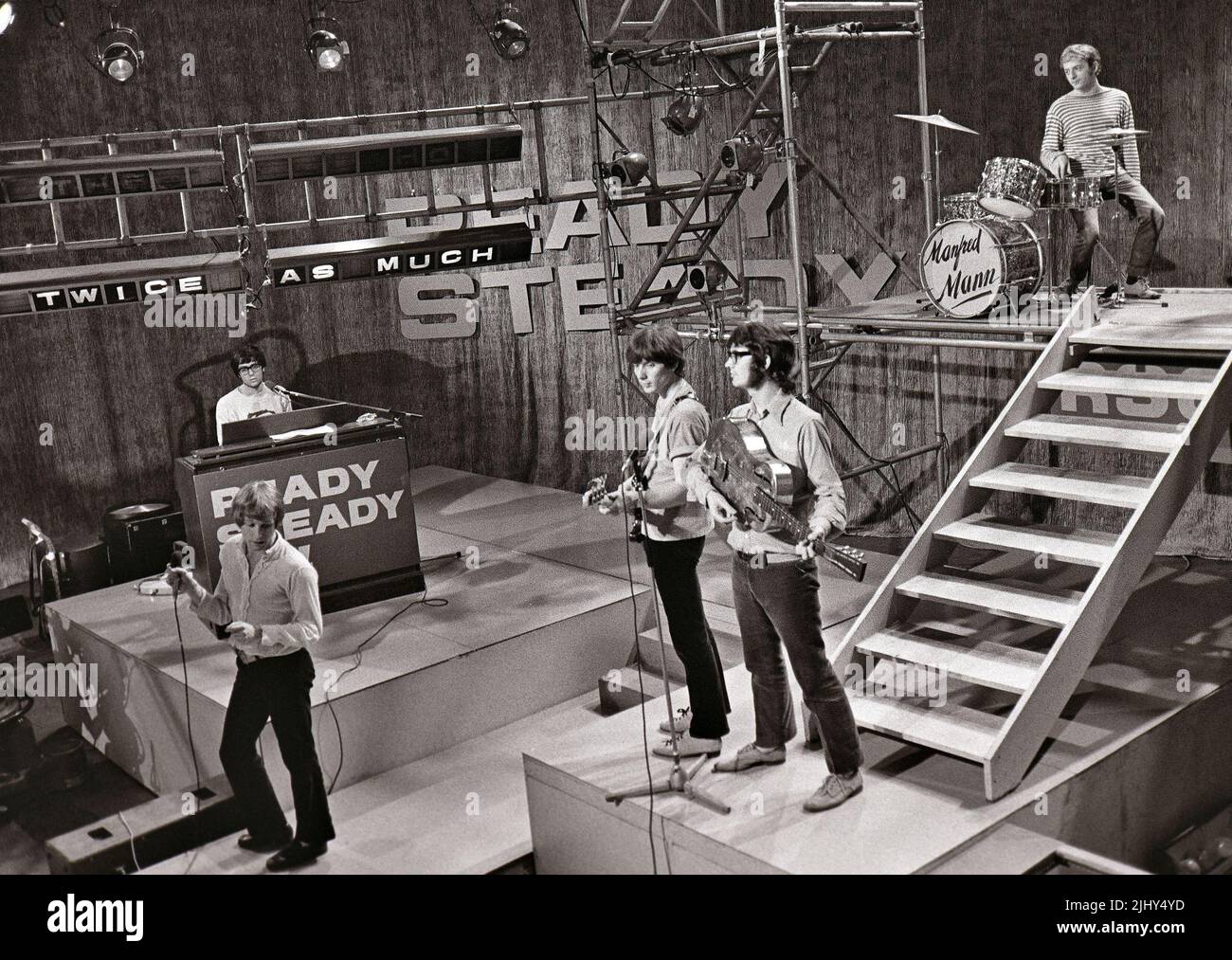 MANFRED MANN UK pop group on Ready, Steady, Go ! in 1965. Photo: Tony ...